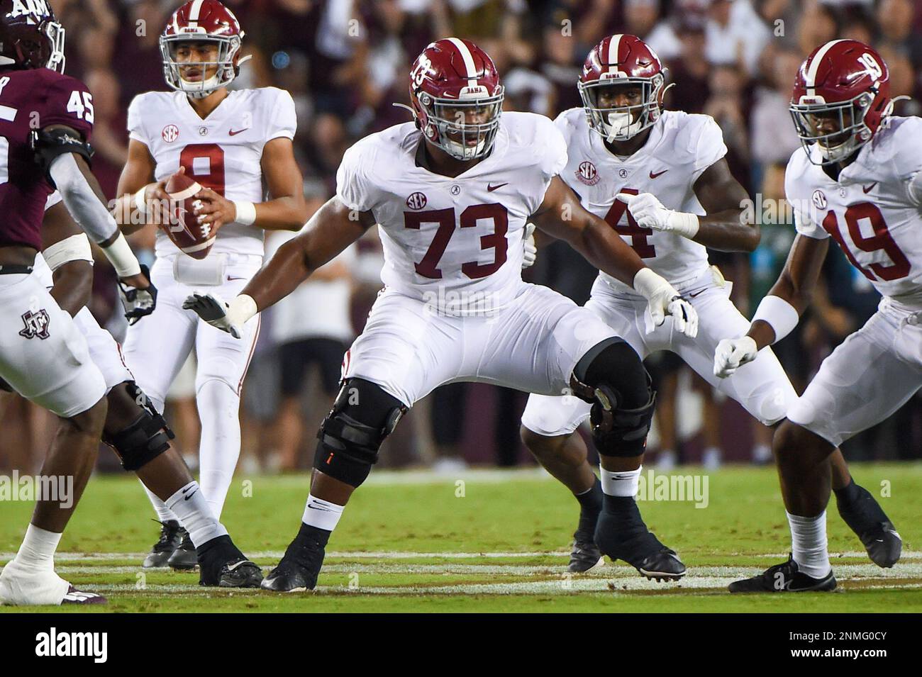 COLLEGE STATION, TX - OCTOBER 09: Alabama Crimson Tide offensive ...