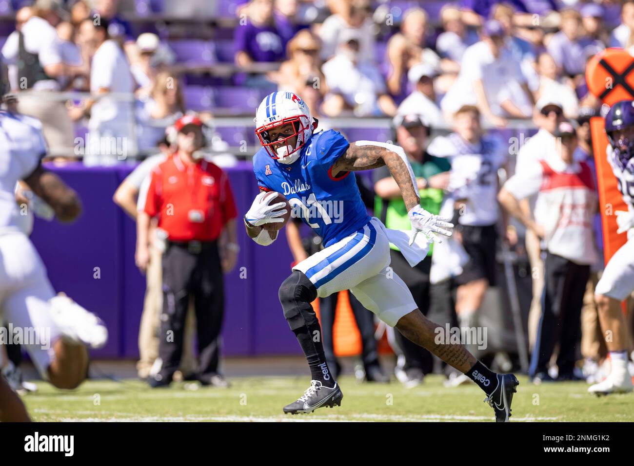 FORT WORTH, TX - SEPTEMBER 25: SMU Mustangs wide receiver Reggie ...