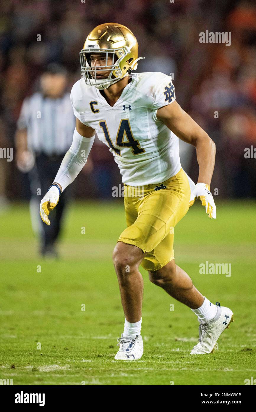 Notre Dame Fighting Irish safety Kyle Hamilton (14) plays during the ...