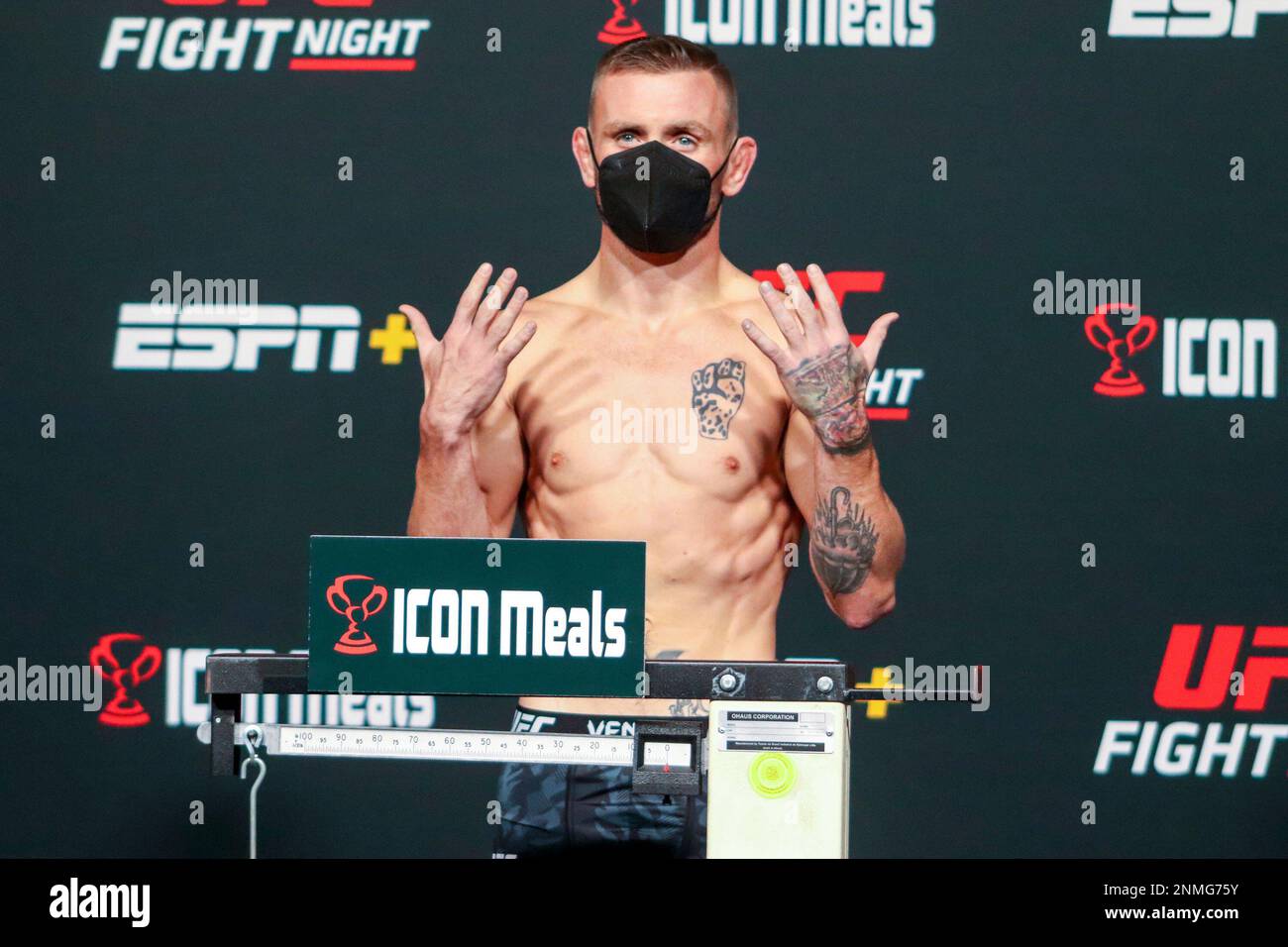 LAS VEGAS, NV - OCTOBER 8: Tim Elliott steps on the scale for the ...