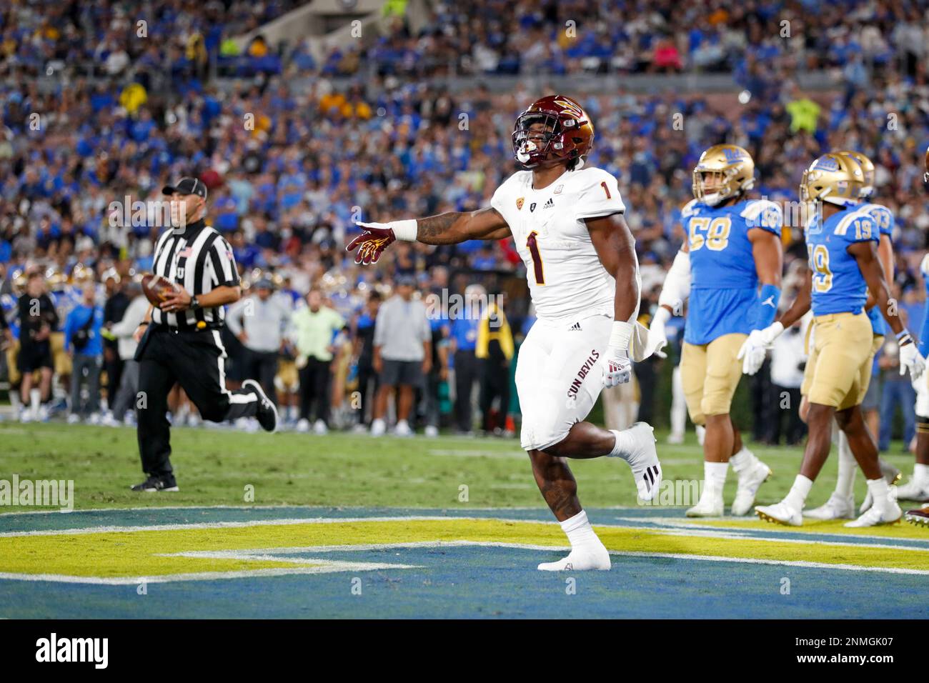 PASADENA, CA - OCTOBER 2: Arizona State Sun Devils running back ...