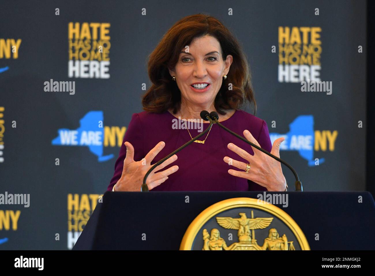 Photo by: NDZ/STAR MAX/IPx 2001 10/6/21 Governor Kathy Hochul makes an ...