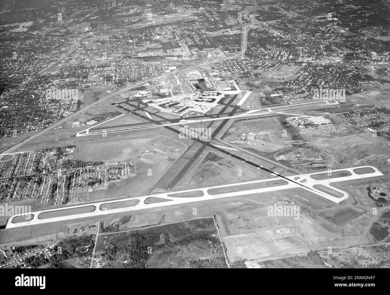 A December, 1969 pilot's eye view of Atlanta Municipal airport's newly ...