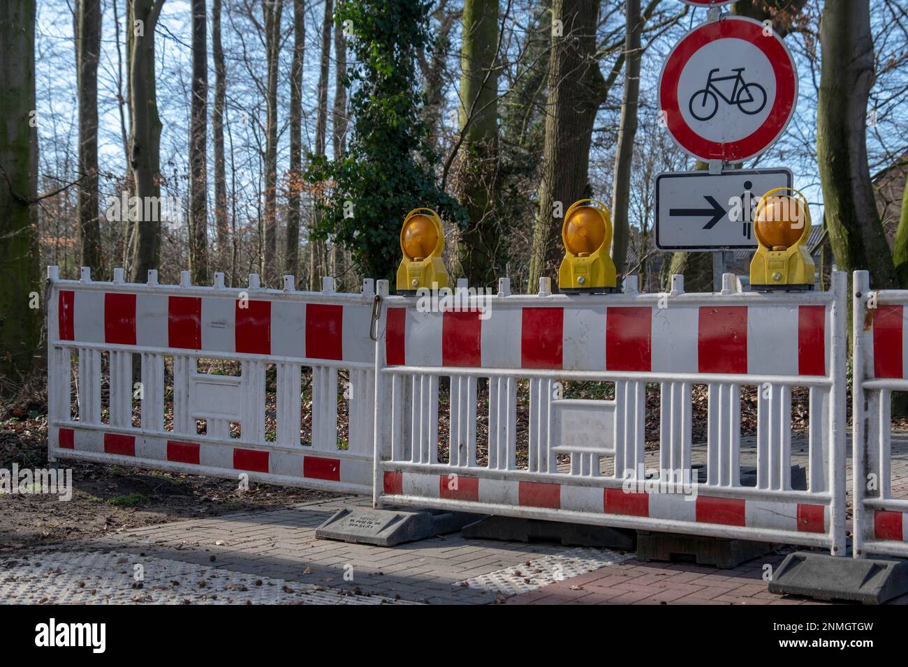 Lane barrier hi-res stock photography and images - Alamy