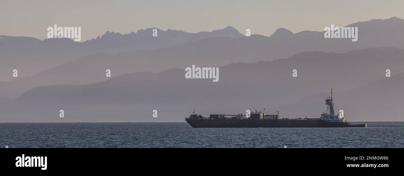 Vessel traffic alaska hi-res stock photography and images - Alamy