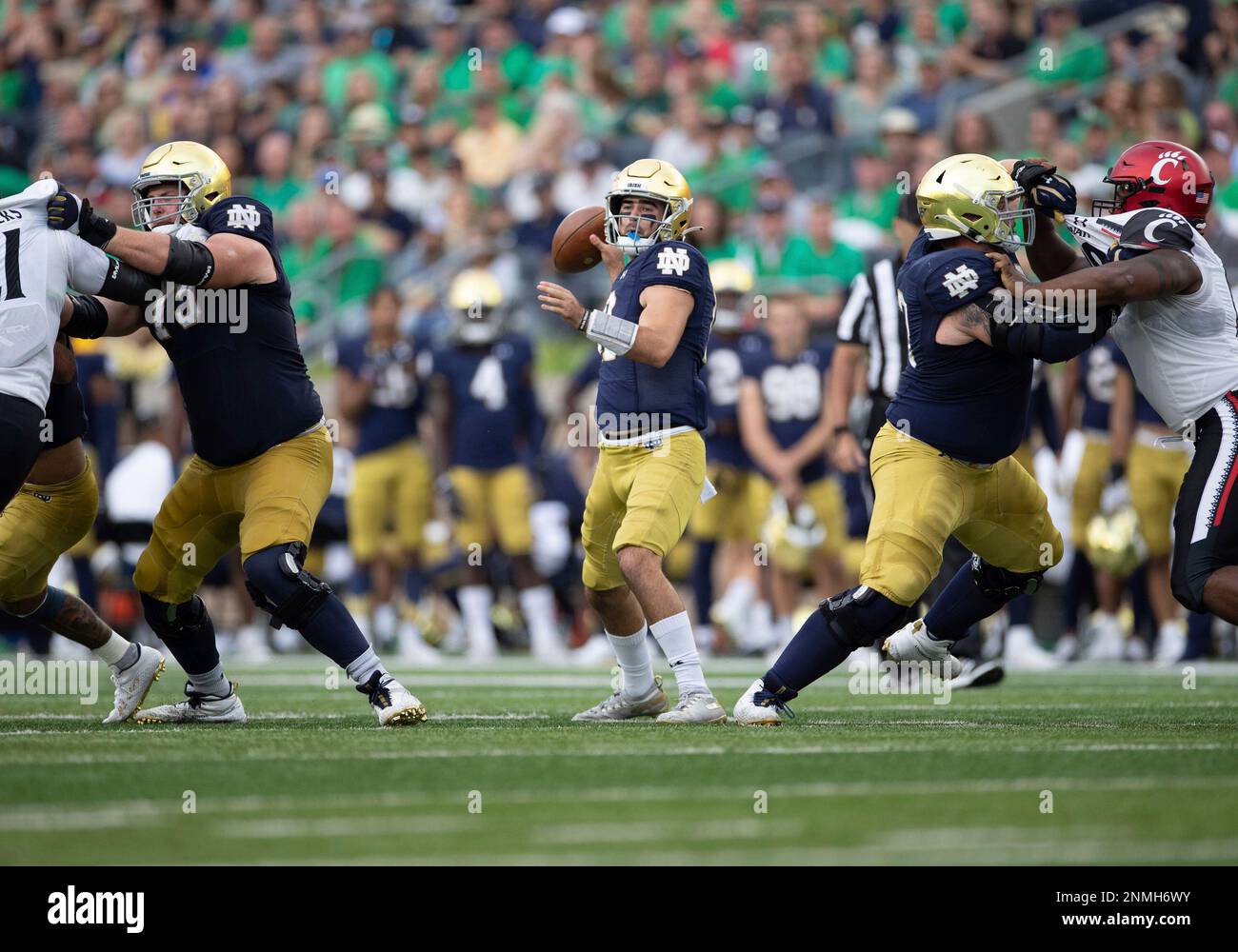 October 02, 2021: Notre Dame quarterback Drew Pyne (10) passes the ball ...