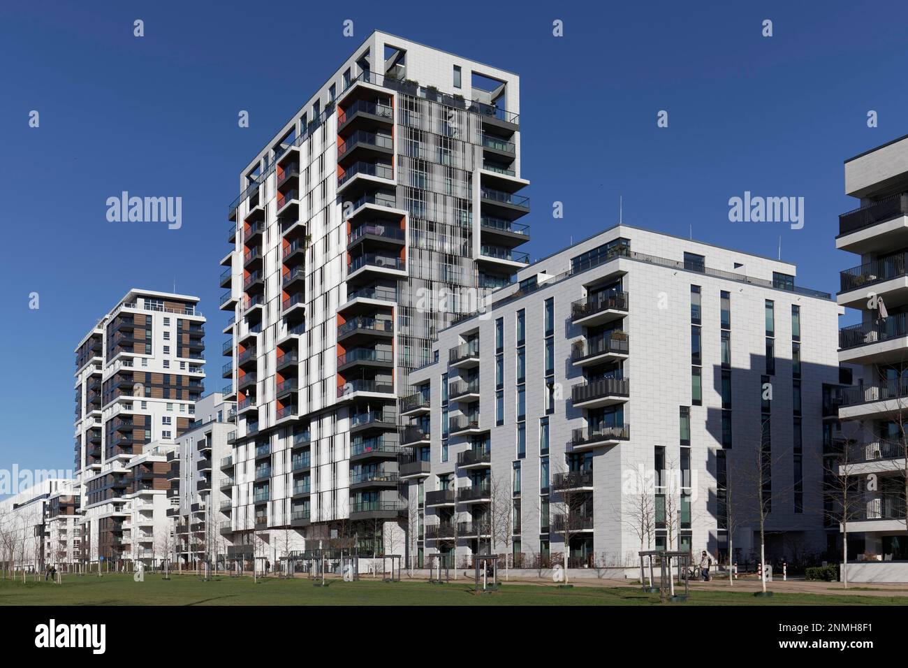 Residential building with high-rises, modern housing on Toulouser ...