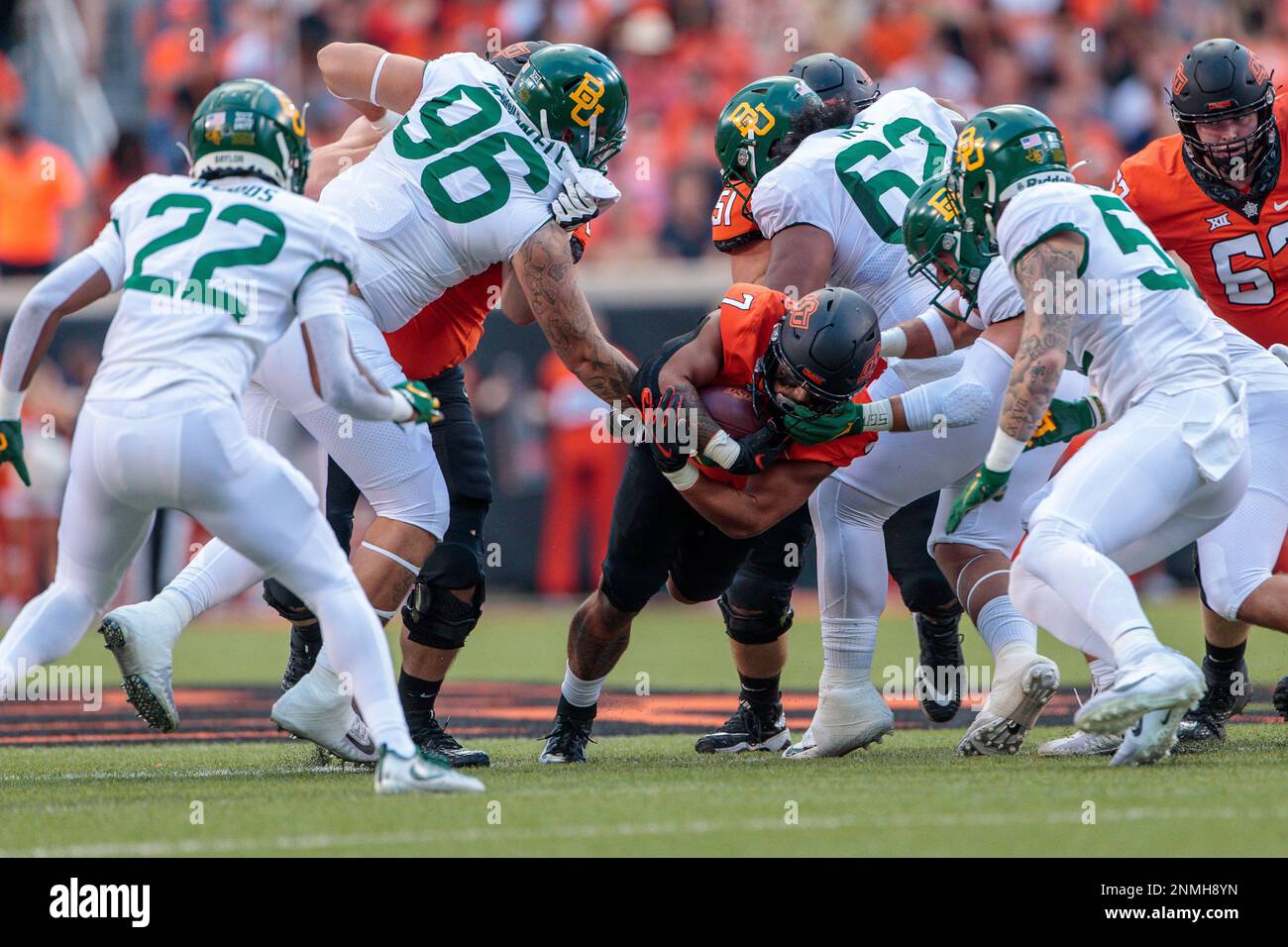 STILLWATER, OK - OCTOBER 02: Oklahoma State Cowboys running back Jaylen ...
