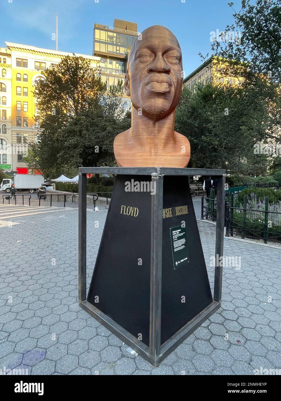 Photo by: zz/STRF/STAR MAX/IPx 2021 10/2/21 A trio of statues depicting ...