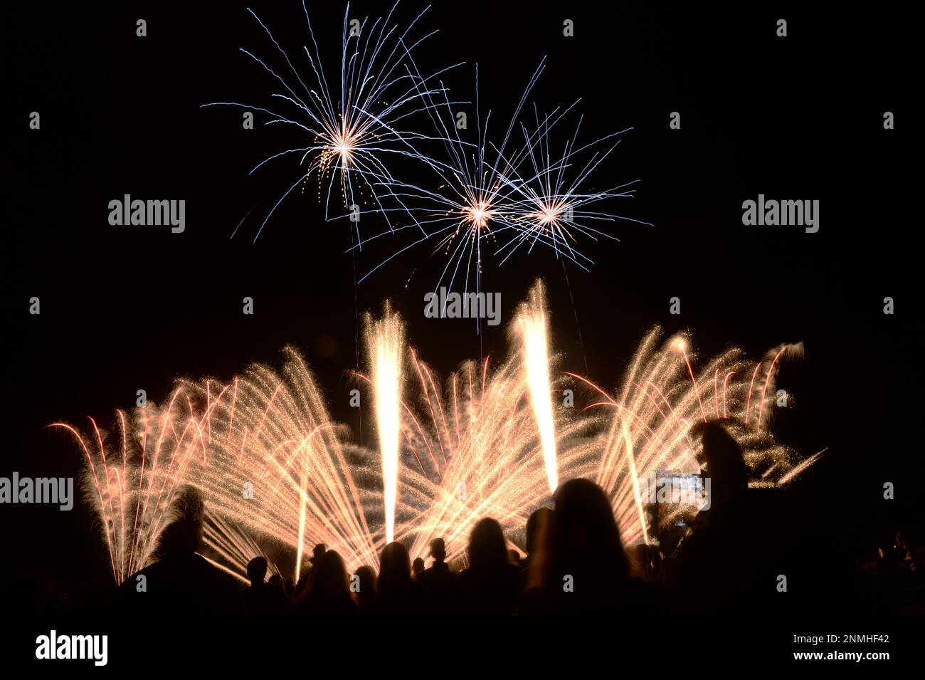 The International Fireworks Competition in Herrenhaeuser Gardens ...