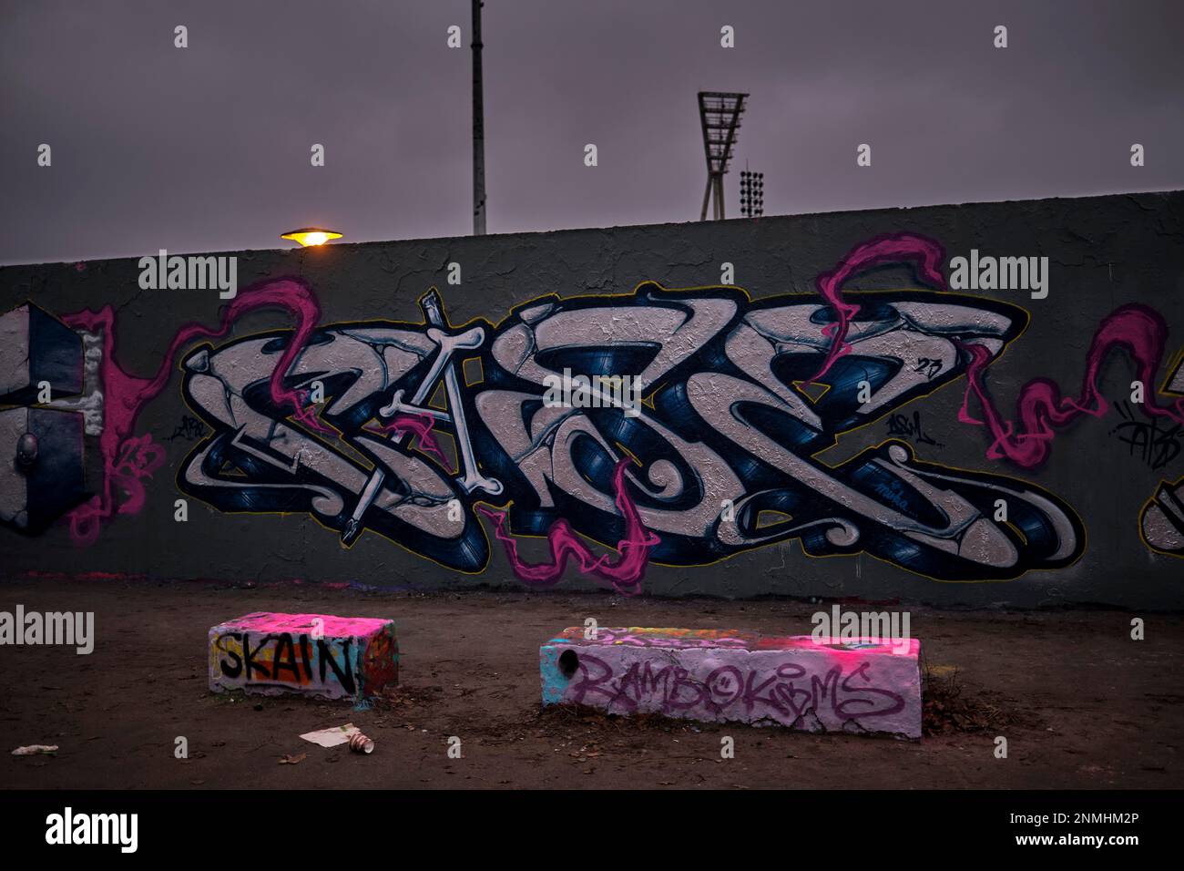Graffiti wall lamp hi-res stock photography and images - Alamy
