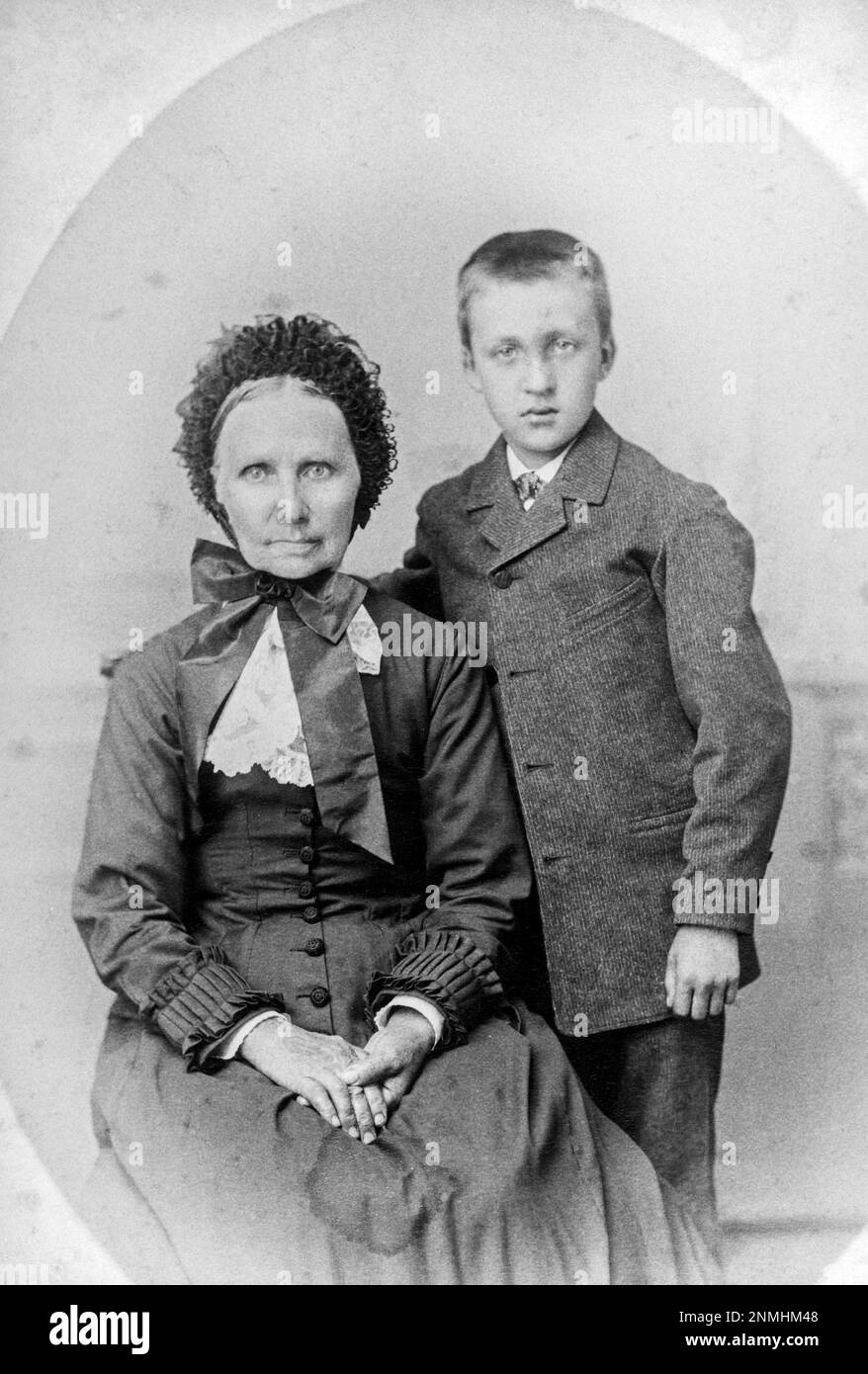 Family portrait germany 1908 Black and White Stock Photos & Images - Alamy