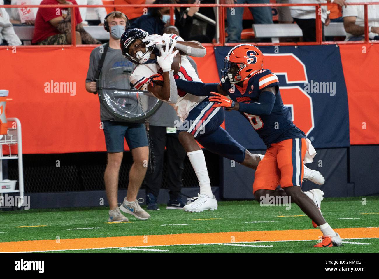 SYRACUSE, NY - SEPTEMBER 24: Liberty Flames Wide Receiver Noah Frith ...