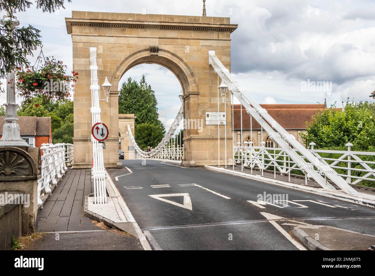 Marlow suspension bridge spanning the River Thames between ...