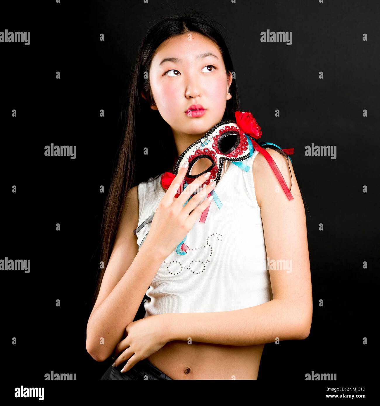 Female studio fashion portrait hi-res stock photography and images - Alamy