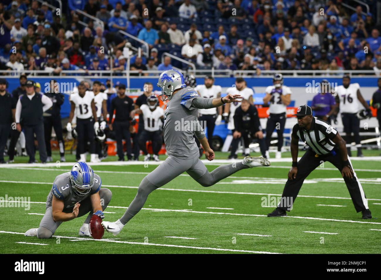 DETROIT, MI - SEPTEMBER 26: Detroit Lions place kicker Ryan Santoso (5 ...