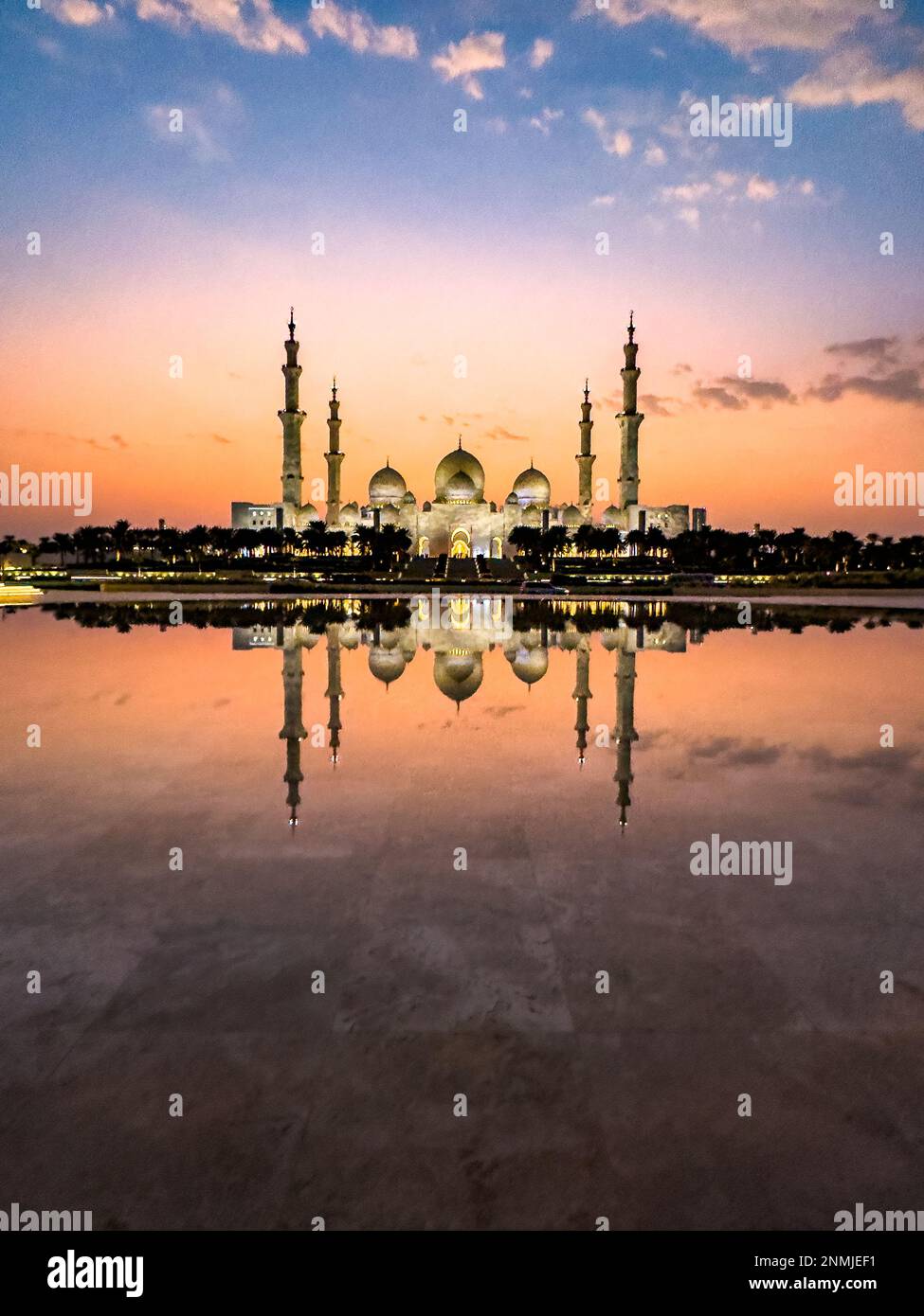 The Sheikh Zayed Grand Mosque during sunset, in Abu Dhabi, United Arab ...