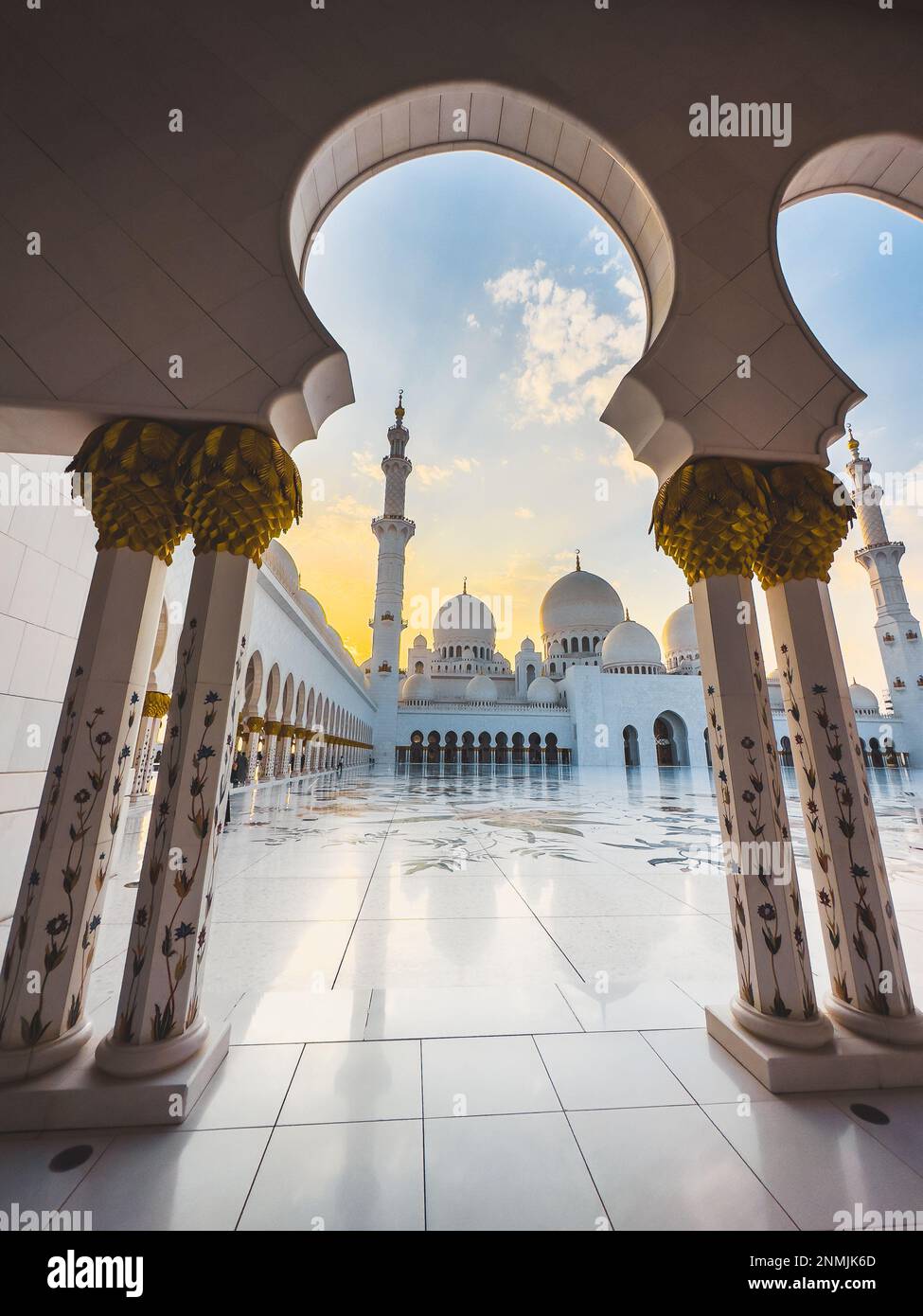 The Sheikh Zayed Grand Mosque during sunset, in Abu Dhabi, United Arab ...