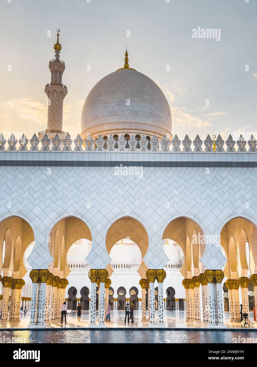 The Sheikh Zayed Grand Mosque during sunset, in Abu Dhabi, United Arab ...