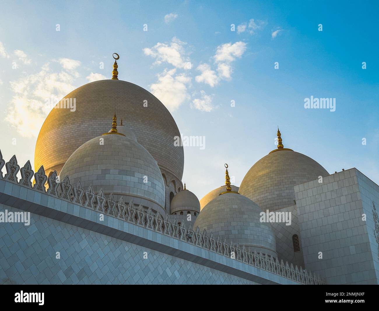 The Sheikh Zayed Grand Mosque during sunset, in Abu Dhabi, United Arab ...