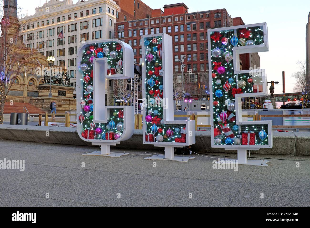 Downtown cleveland public square winter hi-res stock photography and ...