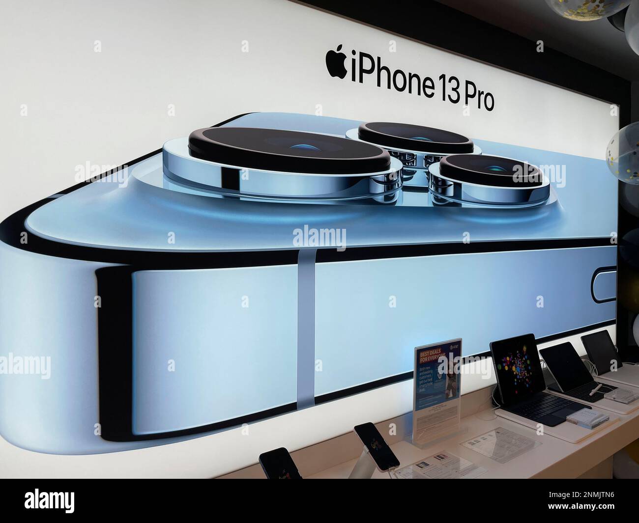 Photo by: STRF/STAR MAX/IPx 2021 9/24/21 The new iPhone 13 line of ...