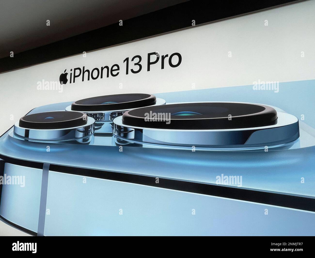 Photo by: STRF/STAR MAX/IPx 2021 9/24/21 The new iPhone 13 line of ...