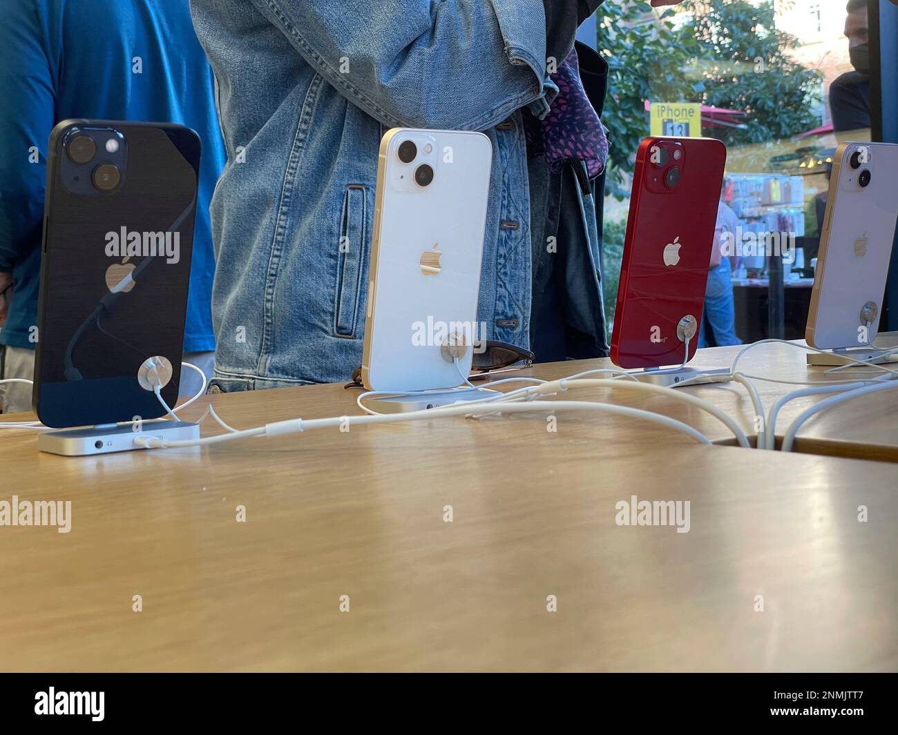 Photo by: STRF/STAR MAX/IPx 2021 9/24/21 The new iPhone 13 line of ...