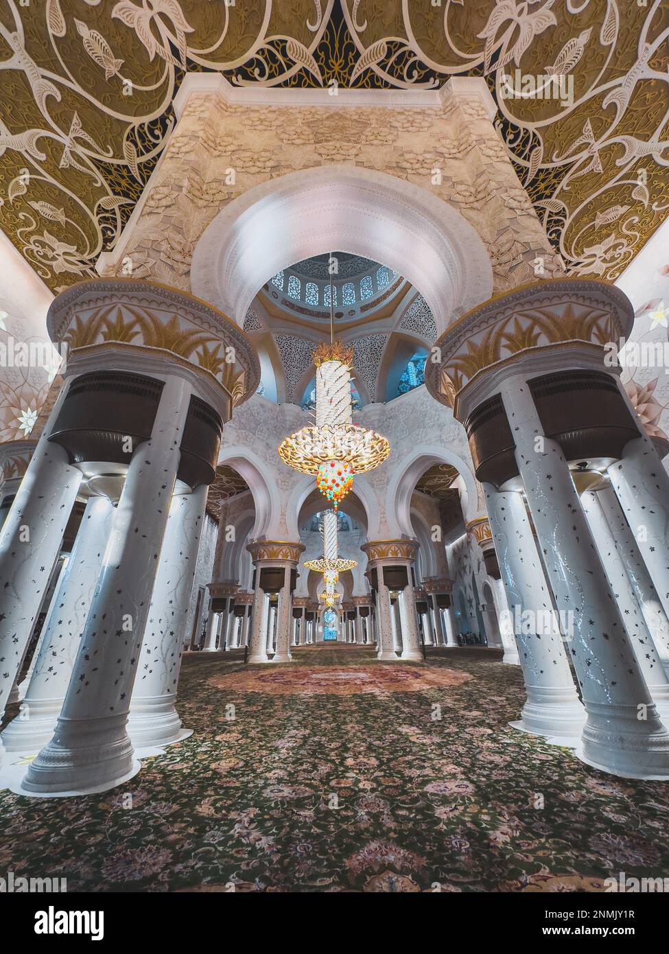 The Sheikh Zayed Grand Mosque interior hall, in Abu Dhabi, United Arab ...