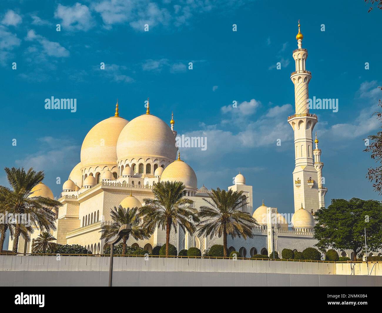 The Sheikh Zayed Grand Mosque during sunset, in Abu Dhabi, United Arab ...