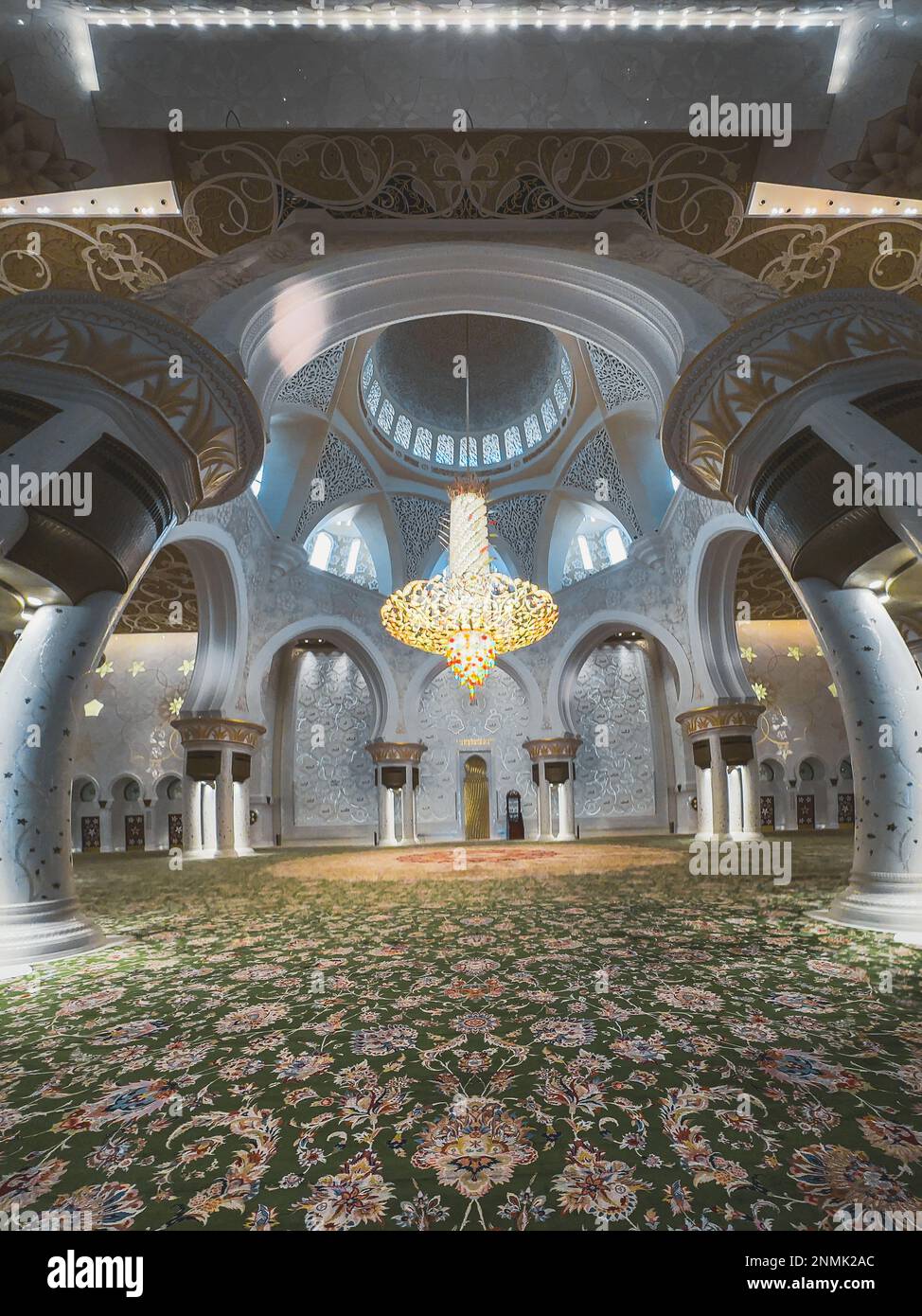The Sheikh Zayed Grand Mosque interior hall, in Abu Dhabi, United Arab ...