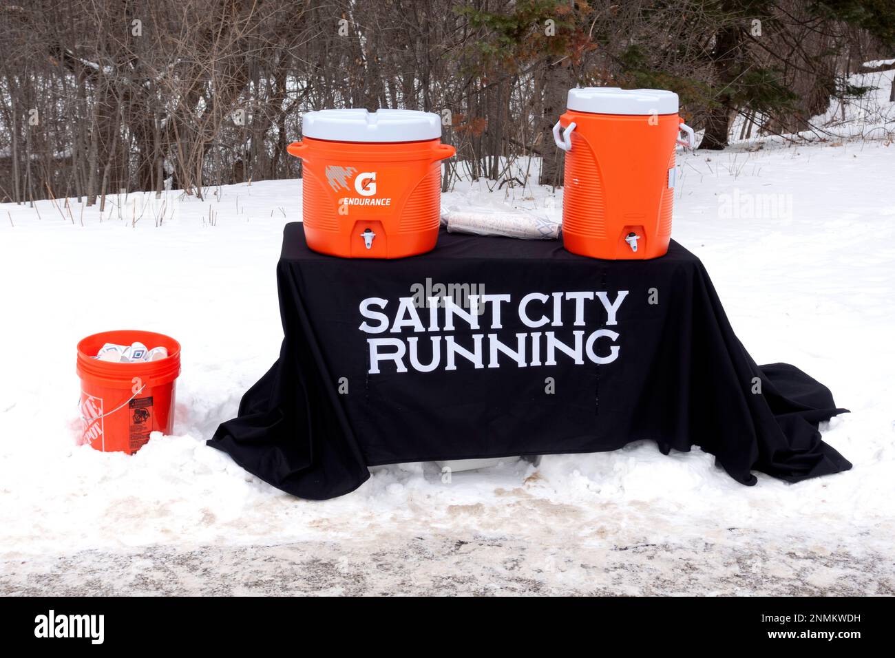 Gatorade hi-res stock photography and images - Alamy