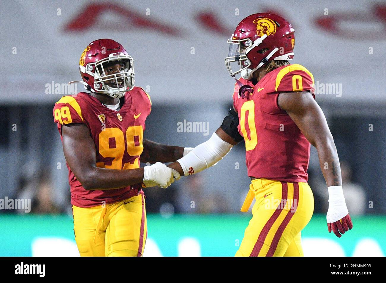 LOS ANGELES, CA - SEPTEMBER 11: USC Trojans linebacker Drake Jackson ...