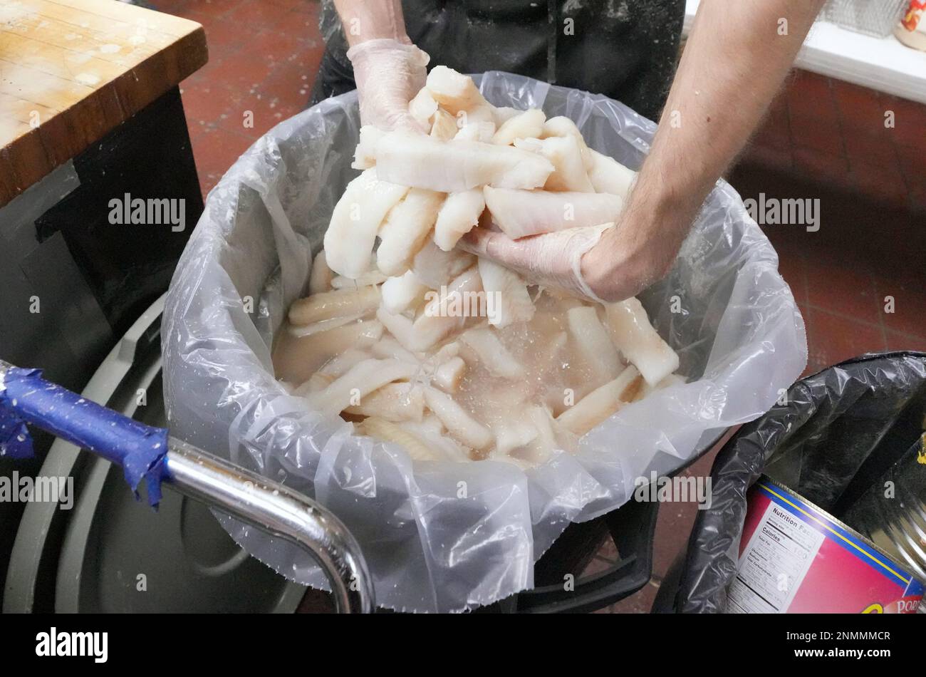 St. Louis, United States. 24th Feb, 2023. Danny Sommer pulls a handful ...