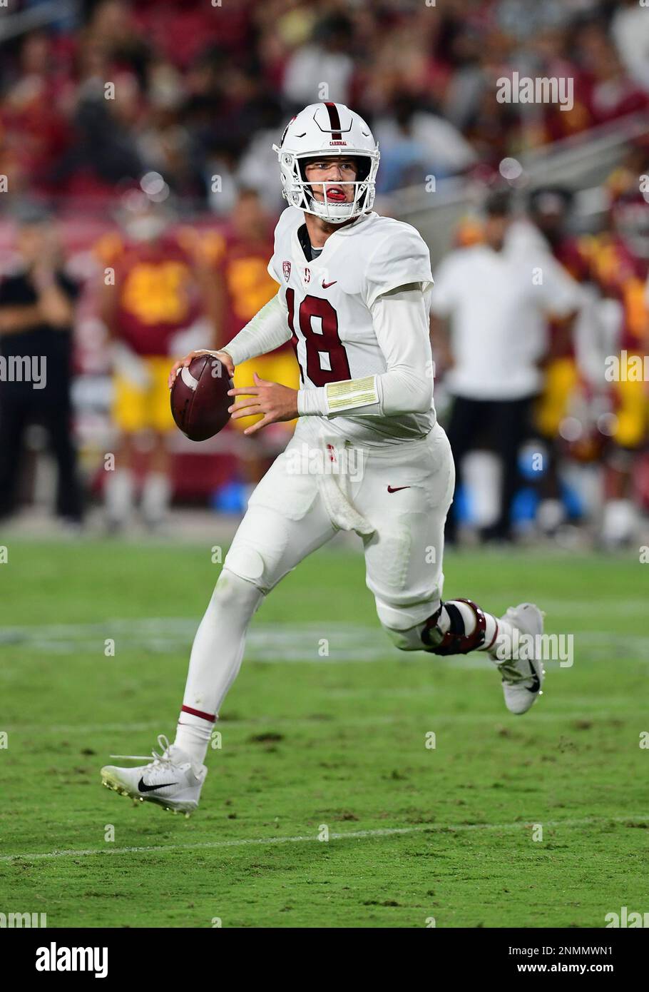 LOS ANGELES, CA - SEPTEMBER 11: Stanford Cardinal quarterback Tanner ...