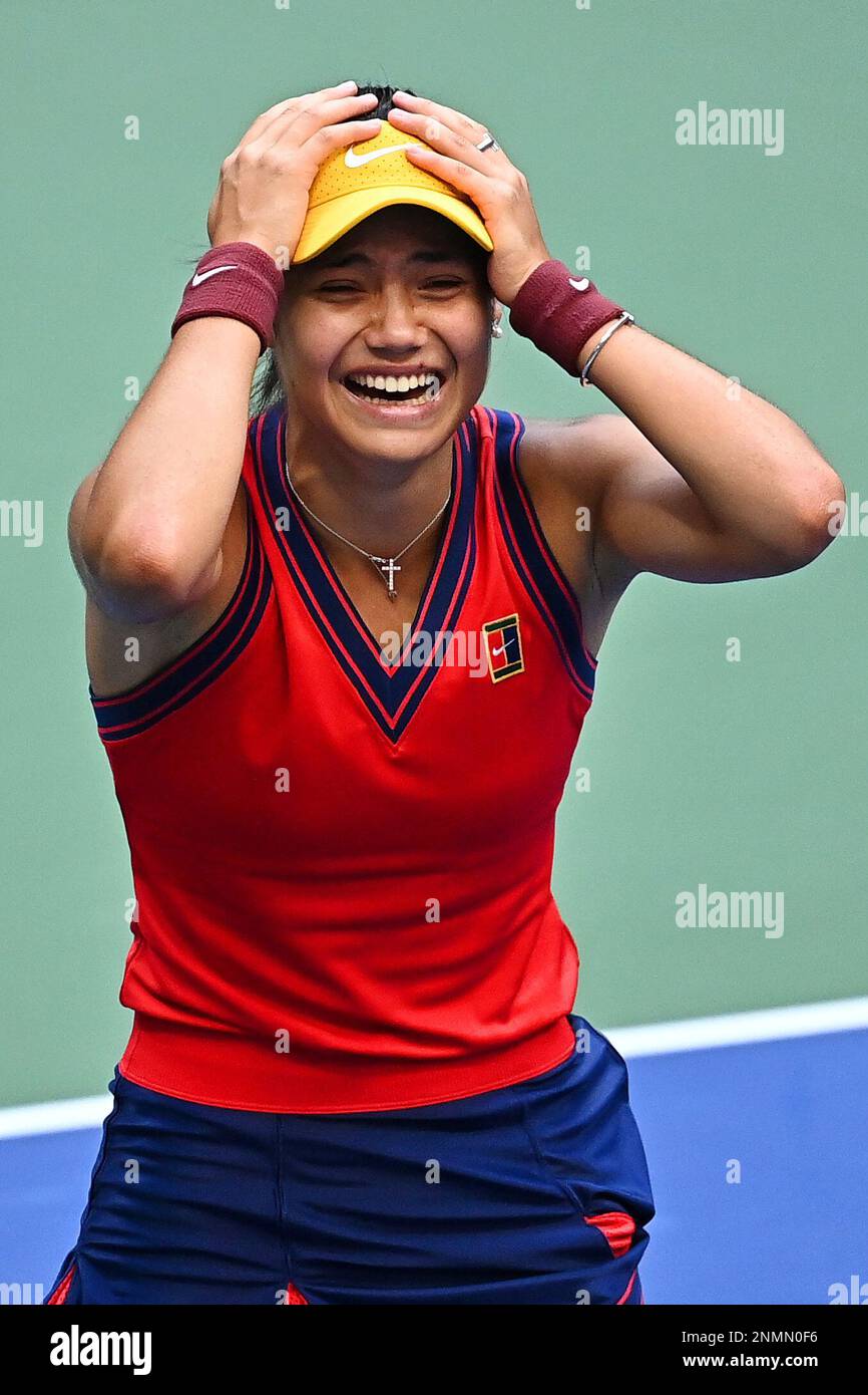 Emma Raducanu reacts to winning the Women's Singles championship match ...