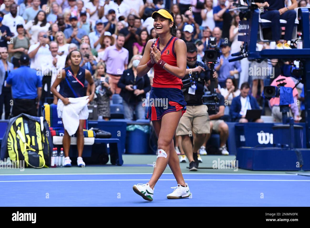 Emma Raducanu reacts to winning the Women's Singles championship match ...