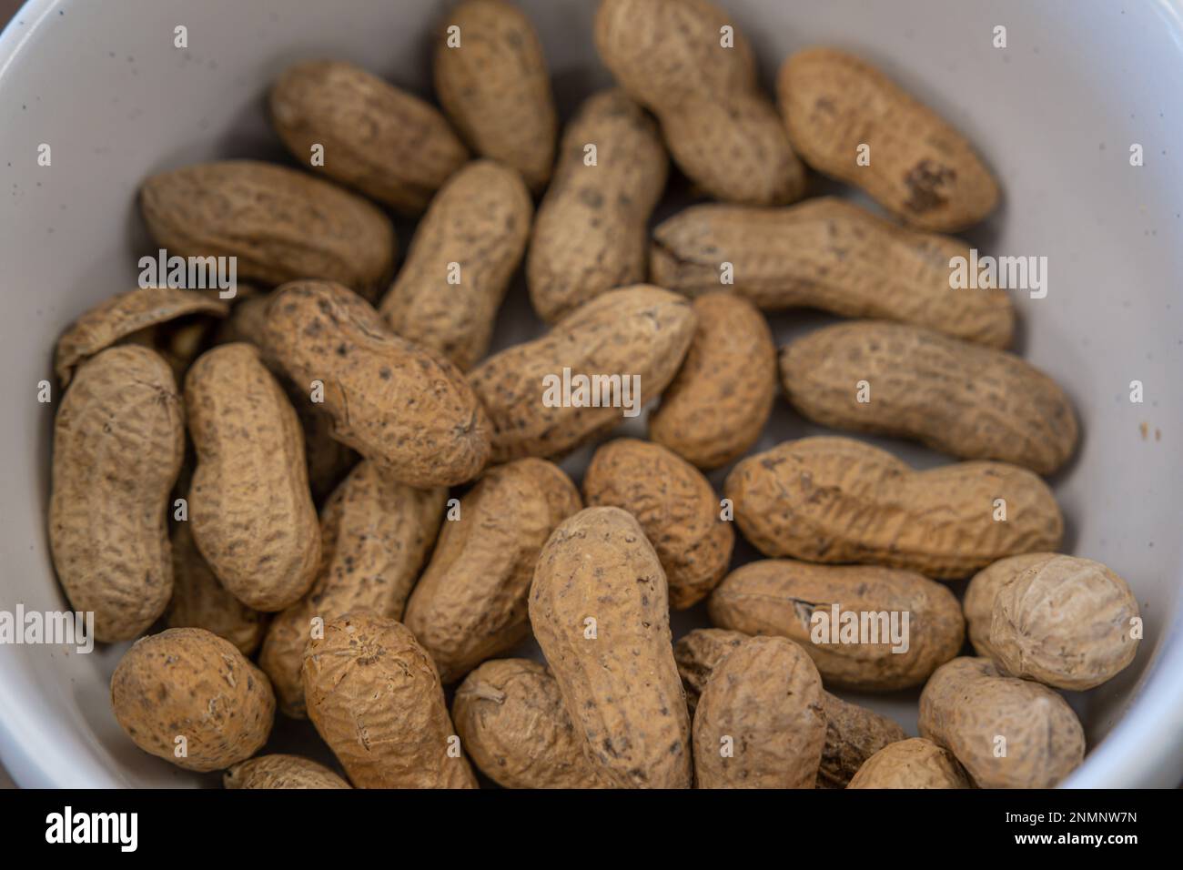 Groundnuts peanuts in shell ready to eat Stock Photo - Alamy