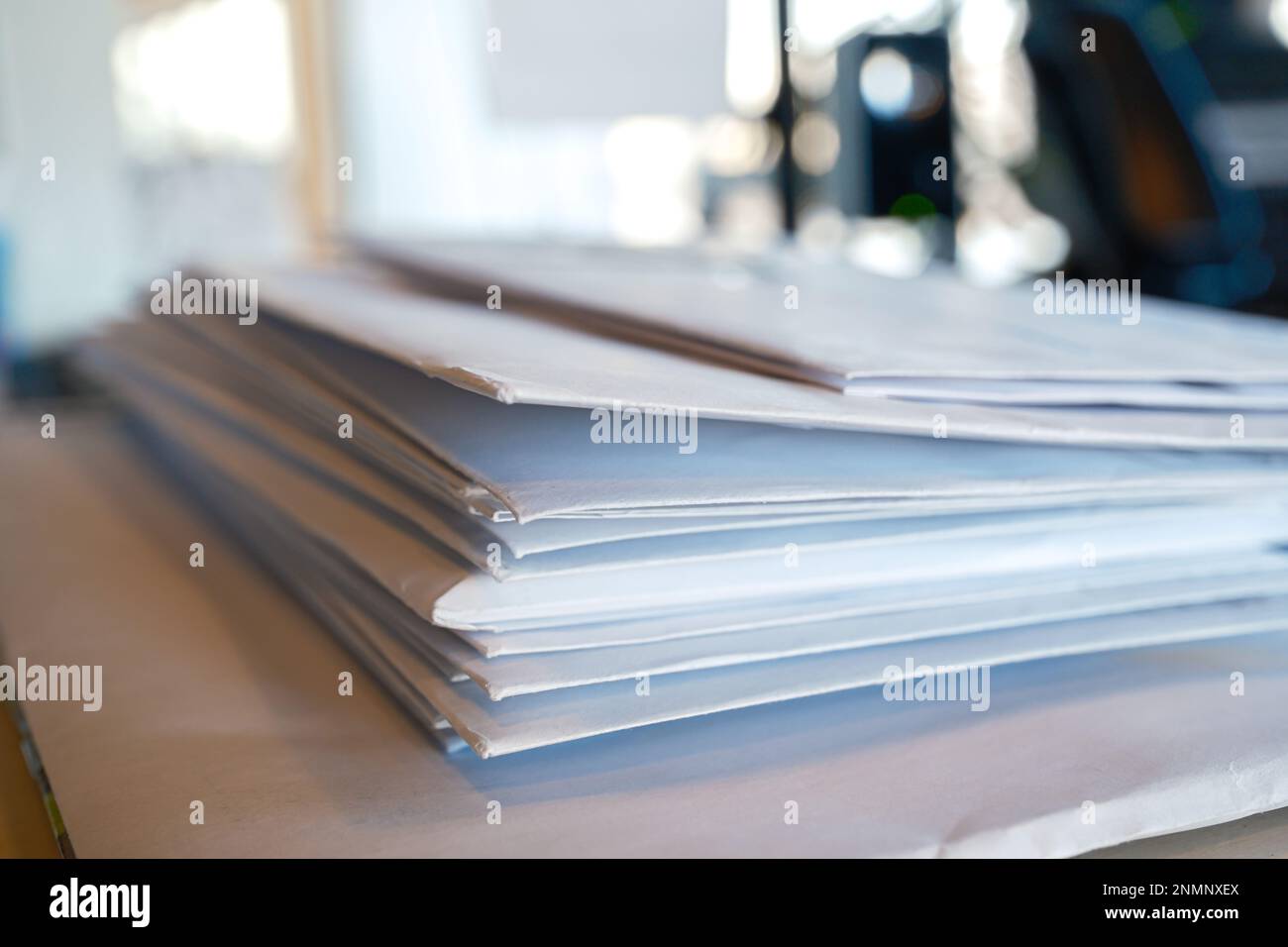 Stack pile of letters in envelopes to read Stock Photo - Alamy