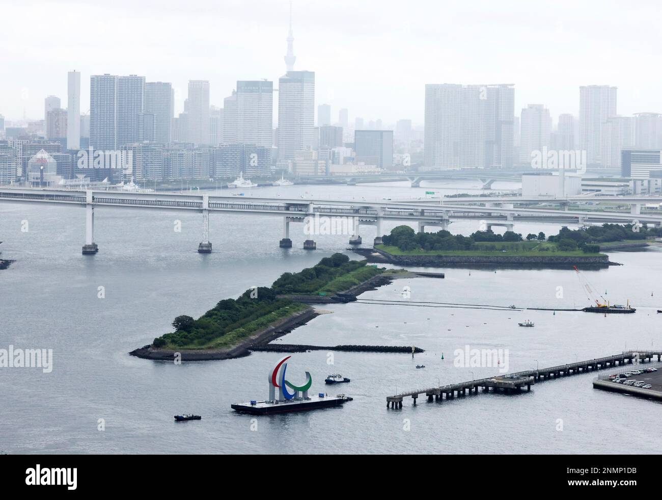Paralympic symbol mark "Three Agitos" is removed from Odaiba Kaihin ...