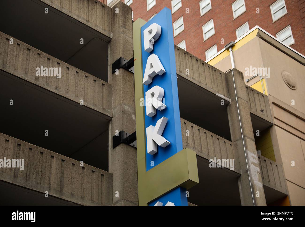 Sign Parking garage road sign in public blue urban city Stock Photo - Alamy