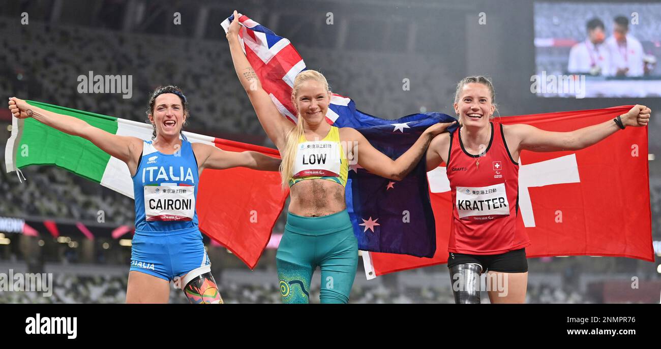 (L-R) CAIRONI Martina of Italy, silver, LOW Vanessa of Australia, gold ...