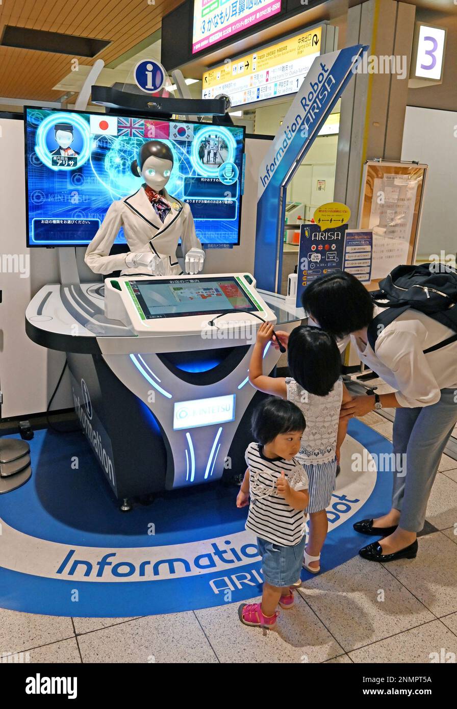 Arisa, AI reception and guide robot speaks in five languages, Japanese ...