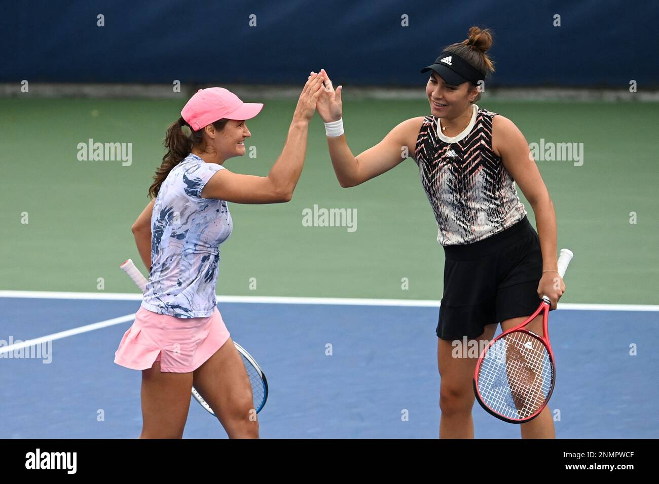 Elena-Gabriela Ruse and Monica Niculescu celebrate during a Women's ...