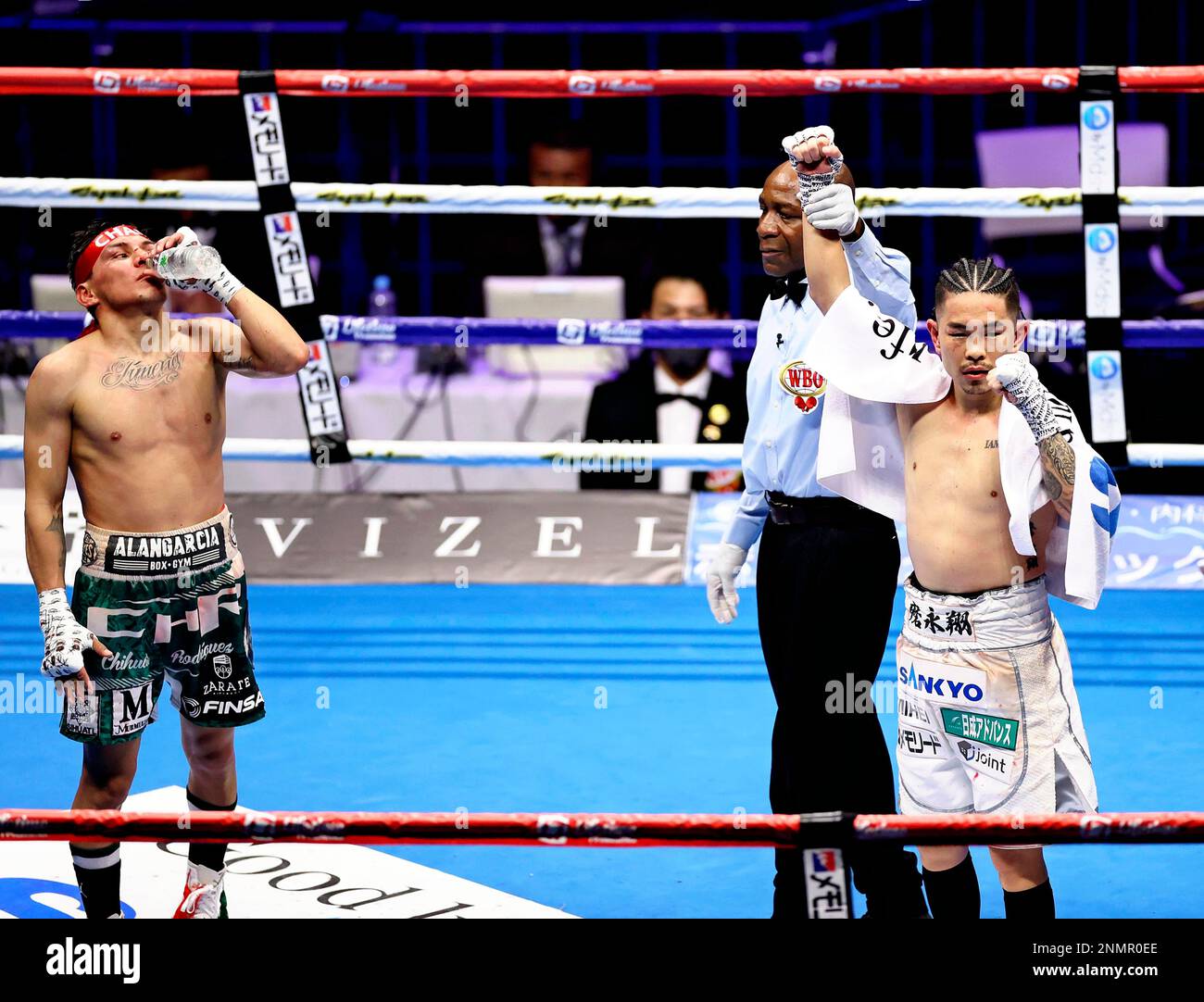 World Boxing Organization, WBO, super flyweight champion Kazuto Ioka (R ...