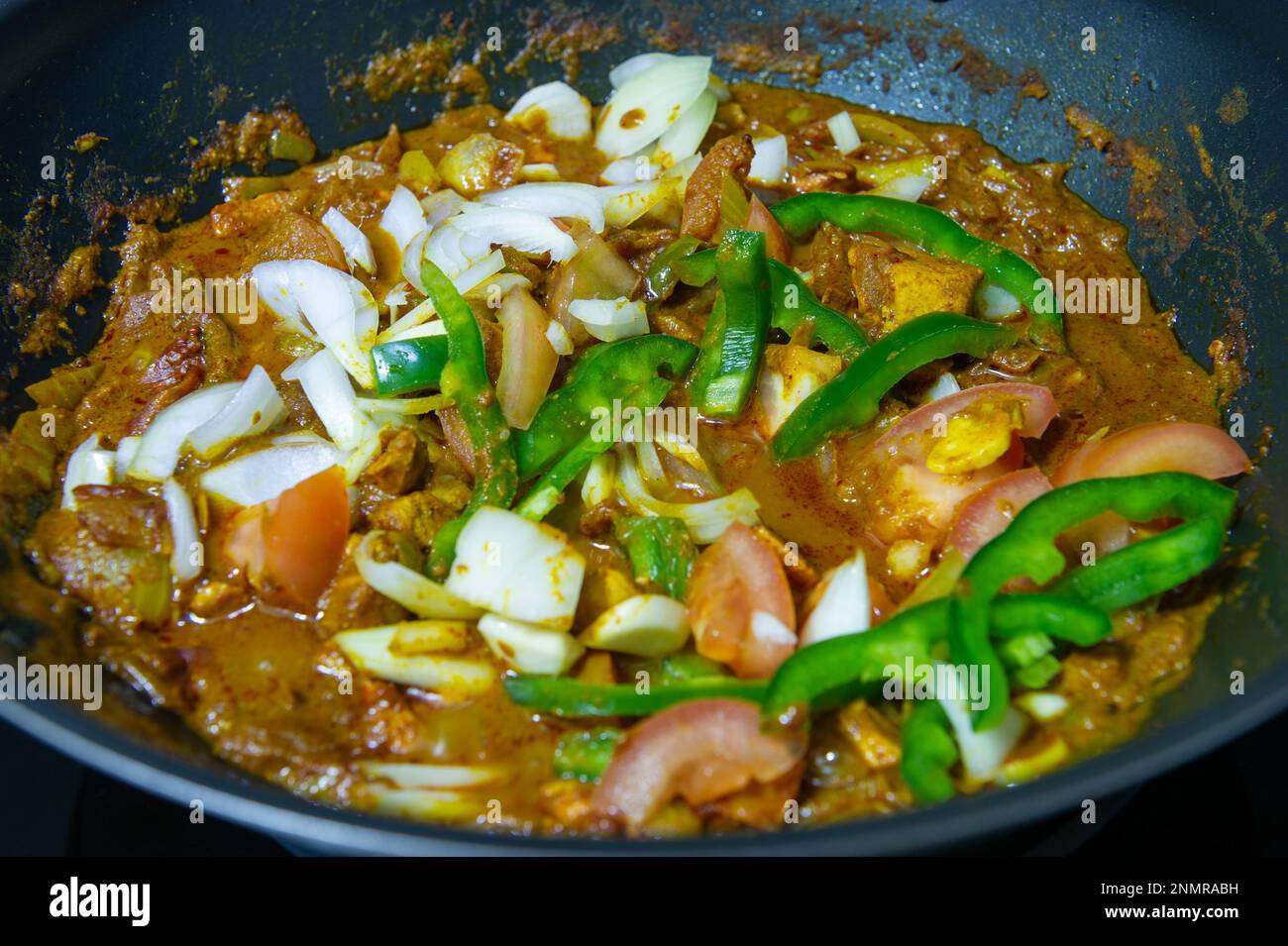 A home cooked Chicken Japfrezi Indian Curry Stock Photo - Alamy