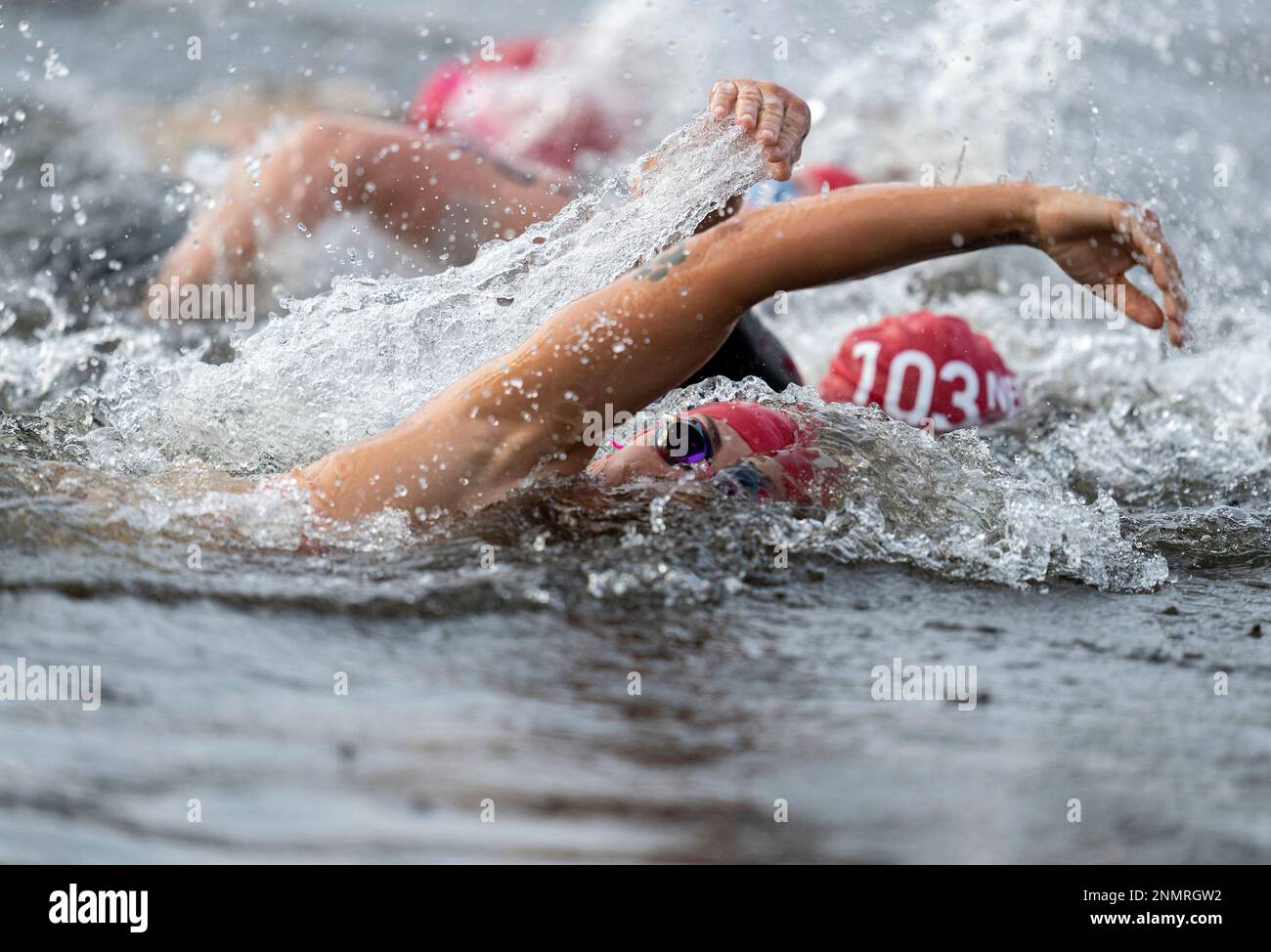 Participants start at the women's triathlon PTWC at the Tokyo 2020 ...