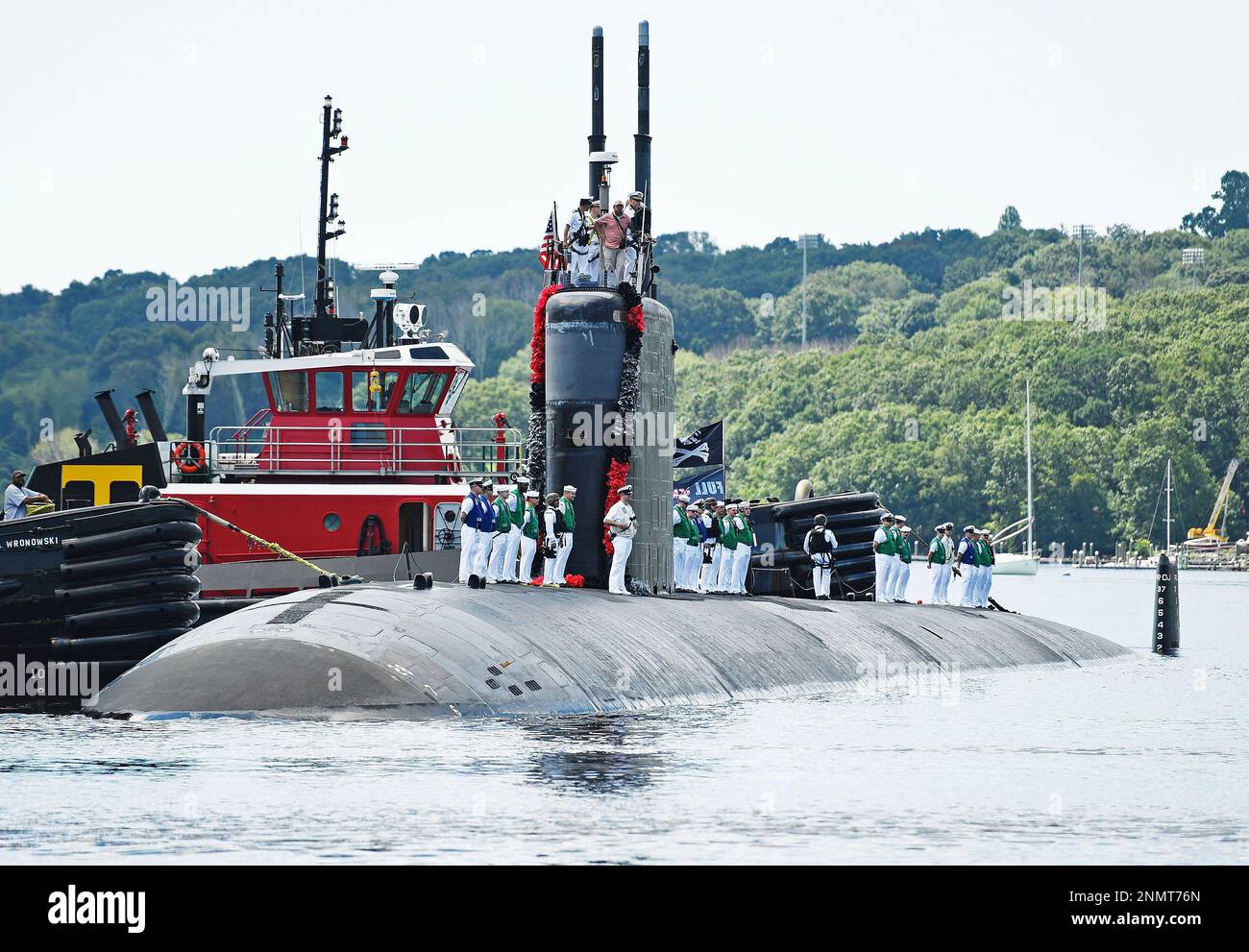 The U.S. Navy Los Angeles-class attack submarine USS San Juan (SSN 751 ...