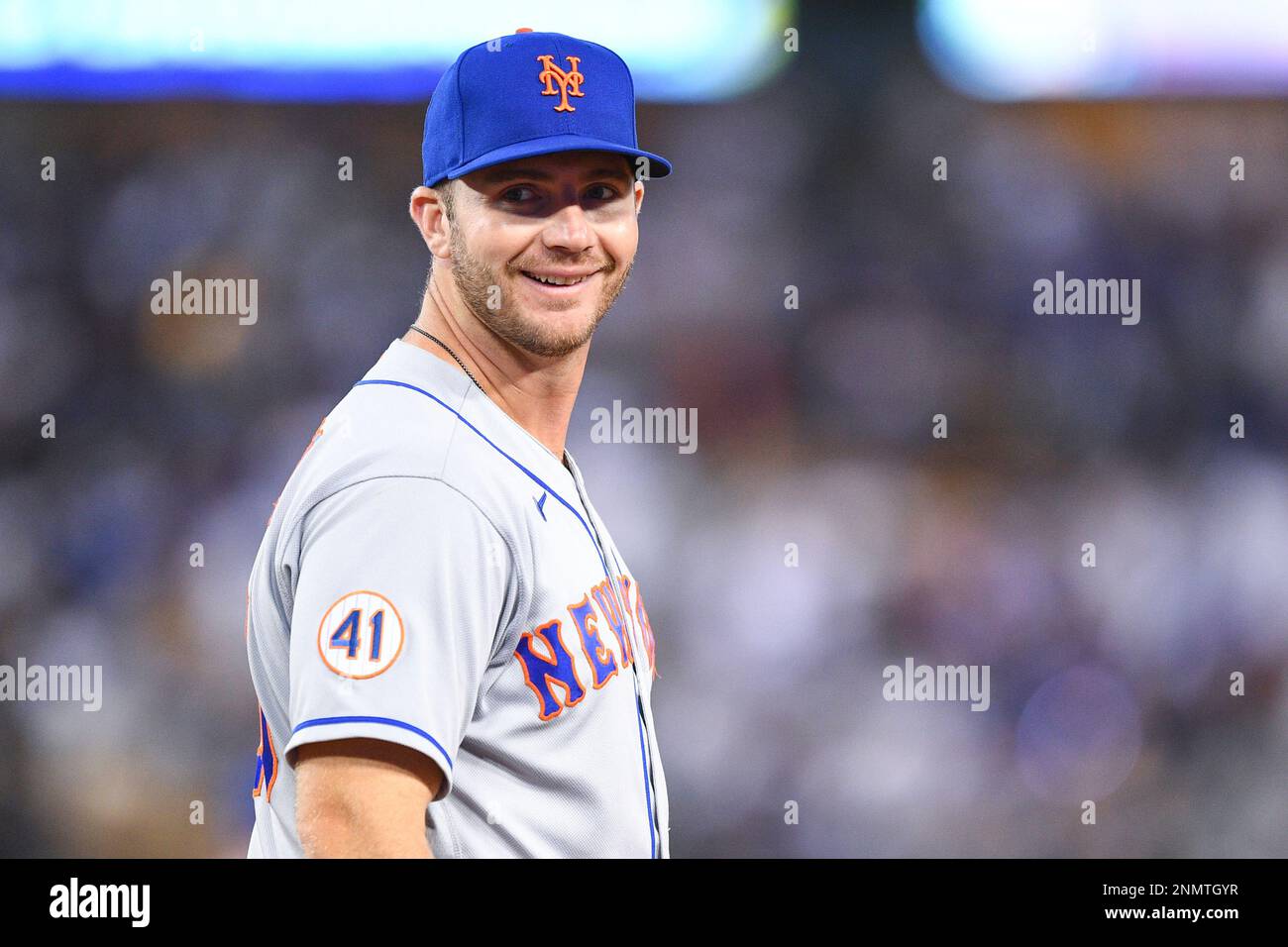 LOS ANGELES, CA - AUGUST 20: New York Mets first baseman Pete Alonso ...