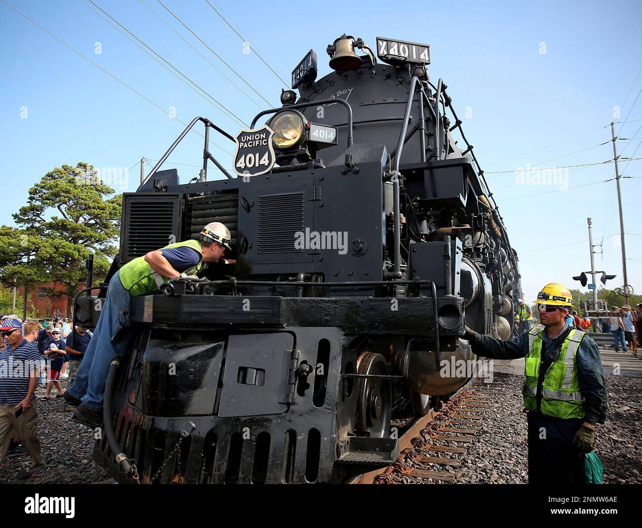 Crews work on Union Pacific steam locomotive Big Boy No. 4014, Thursday ...